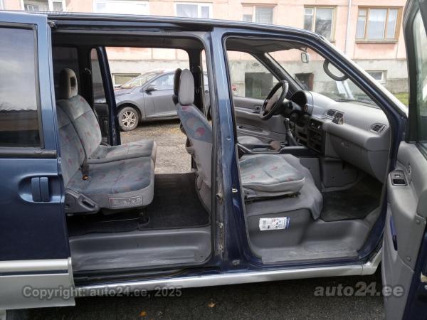 Zils Nissan Serena 1999 Kunda, ar dzinēja tilpumu 1.60 L un nobraukumu 202 tūkst. km par 1799 €, foto 11 vietnē AUTOMOTO.COM.LV