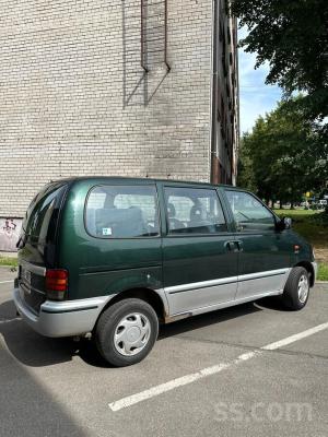 Zaļš Nissan Serena 2000 Rīga, ar dzinēja tilpumu 1.60 L un nobraukumu 150 tūkst. km par 1200 €, foto 2 vietnē AUTOMOTO.COM.LV