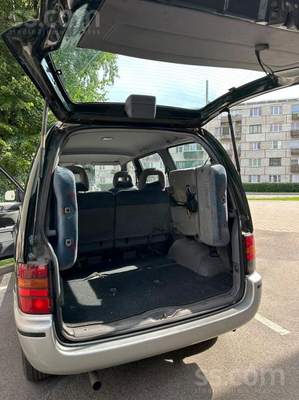 Zaļš Nissan Serena 2000 Rīga, ar dzinēja tilpumu 1.60 L un nobraukumu 150 tūkst. km par 1200 €, foto 4 vietnē AUTOMOTO.COM.LV