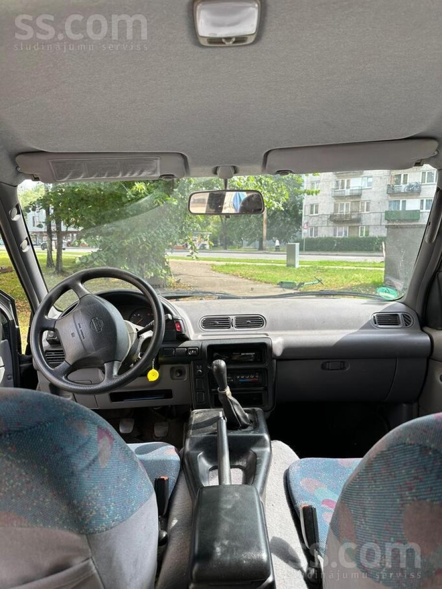 Zaļš Nissan Serena 2000 Rīga, ar dzinēja tilpumu 1.60 L un nobraukumu 150 tūkst. km par 1200 €, foto 6 vietnē AUTOMOTO.COM.LV