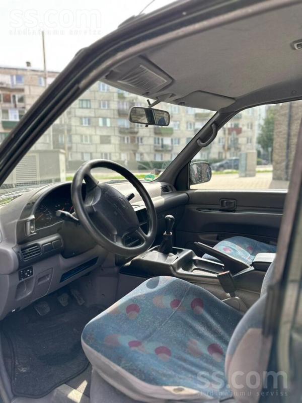 Zaļš Nissan Serena 2000 Rīga, ar dzinēja tilpumu 1.60 L un nobraukumu 150 tūkst. km par 1200 €, foto 8 vietnē AUTOMOTO.COM.LV