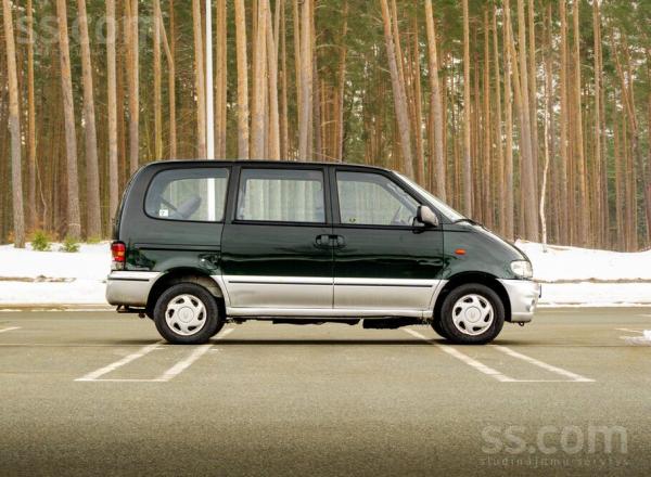 Green Nissan Serena 2000 in Riga, with an engine capacity of 1.60 L and mileage of 150 thousand km for 3990 €, photo 9 on AUTOMOTO.COM.LV