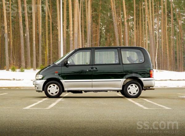 Zaļš Nissan Serena 2000 Rīga, ar dzinēja tilpumu 1.60 L un nobraukumu 150 tūkst. km par 3990 €, foto 4 vietnē AUTOMOTO.COM.LV