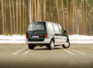 Green Nissan Serena 2000 in Riga, with an engine capacity of 1.60 L and mileage of 150 thousand km for 3990 €, photo 6 on AUTOMOTO.COM.LV