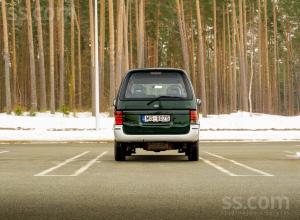 Green Nissan Serena 2000 in Riga, with an engine capacity of 1.60 L and mileage of 150 thousand km for 3990 €, photo 7 on AUTOMOTO.COM.LV