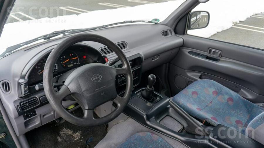 Green Nissan Serena 2000 in Riga, with an engine capacity of 1.60 L and mileage of 150 thousand km for 3990 €, photo 10 on AUTOMOTO.COM.LV