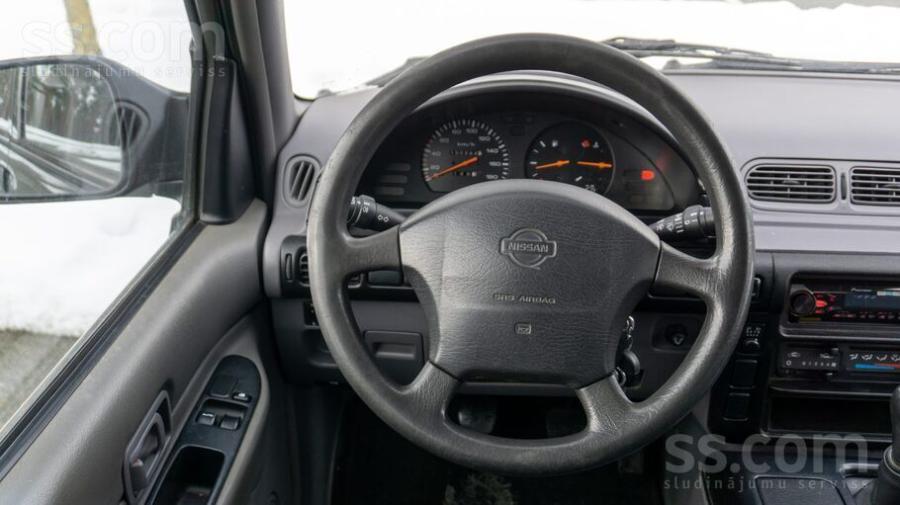 Green Nissan Serena 2000 in Riga, with an engine capacity of 1.60 L and mileage of 150 thousand km for 3990 €, photo 14 on AUTOMOTO.COM.LV