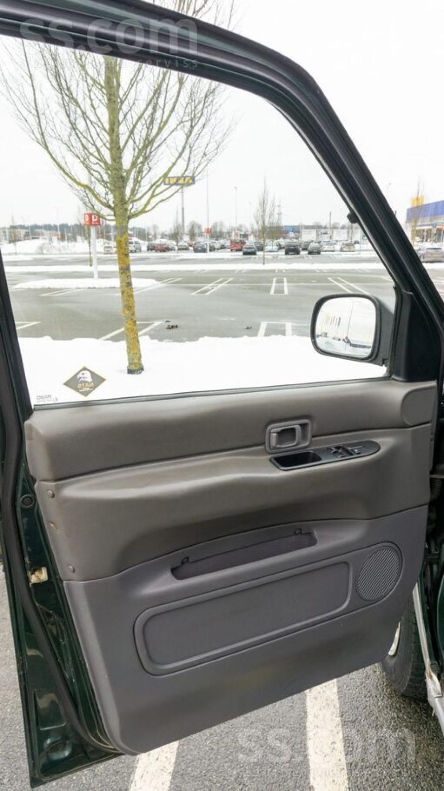 Green Nissan Serena 2000 in Riga, with an engine capacity of 1.60 L and mileage of 150 thousand km for 3990 €, photo 19 on AUTOMOTO.COM.LV