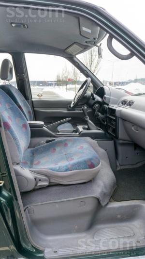 Green Nissan Serena 2000 in Riga, with an engine capacity of 1.60 L and mileage of 150 thousand km for 3990 €, photo 21 on AUTOMOTO.COM.LV