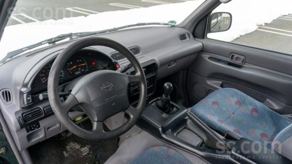 Zaļš Nissan Serena 2000 Rīga, ar dzinēja tilpumu 1.60 L un nobraukumu 150 tūkst. km par 3591 €, foto 9 vietnē AUTOMOTO.COM.LV