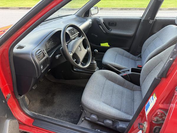 Red Nissan Sunny 1992 in Tallinn, with an engine capacity of 0.00 L and mileage of 169 thousand km for 1000 €, photo 10 on AUTOMOTO.COM.LV
