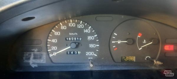 Sarkans Nissan Sunny 1993 Kauņa, ar dzinēja tilpumu 2.00 L un nobraukumu 182 tūkst. km par 777 €, foto 4 vietnē AUTOMOTO.COM.LV