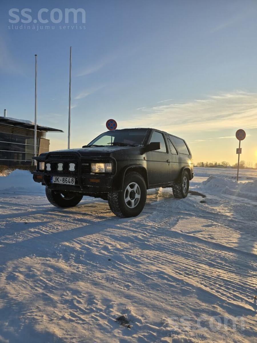 Melns Nissan Terrano 1989 Ventspils, ar dzinēja tilpumu 2.70 L un nobraukumu 451 tūkst. km par 3850 €, foto 1 vietnē AUTOMOTO.COM.LV