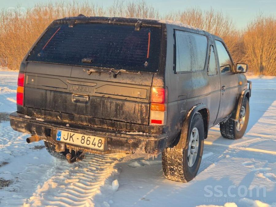Melns Nissan Terrano 1989 Ventspils, ar dzinēja tilpumu 2.70 L un nobraukumu 451 tūkst. km par 3850 €, foto 3 vietnē AUTOMOTO.COM.LV