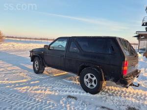 Melns Nissan Terrano 1989 Ventspils, ar dzinēja tilpumu 2.70 L un nobraukumu 451 tūkst. km par 3850 €, foto 4 vietnē AUTOMOTO.COM.LV