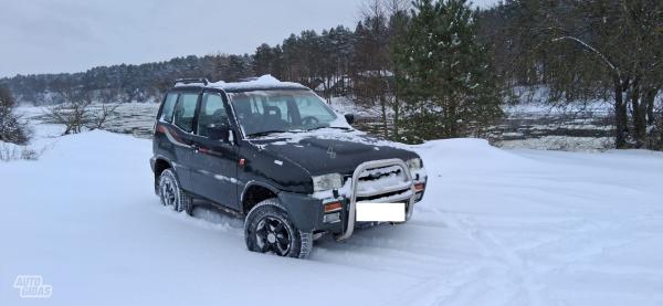 Melns Nissan Terrano 1995 Viļņa, ar dzinēja tilpumu 2.40 L un nobraukumu 265 tūkst. km par 4900 €, foto 1 vietnē AUTOMOTO.COM.LV