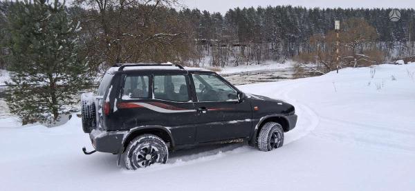Melns Nissan Terrano 1995 Viļņa, ar dzinēja tilpumu 2.39 L un nobraukumu 265 tūkst. km par 4900 €, foto 3 vietnē AUTOMOTO.COM.LV