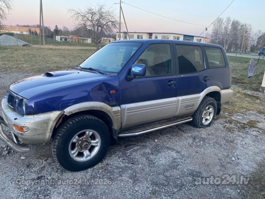 Blue Nissan Terrano 1997 in Tallinn, with an engine capacity of 2.70 L and mileage of 300 thousand km for 660 €, photo 5 on AUTOMOTO.COM.LV