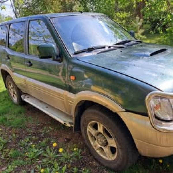 Zaļš Nissan Terrano 2003 Tallina, ar dzinēja tilpumu 2.70 L un nobraukumu 350 tūkst. km par 3200 €, foto 3 vietnē AUTOMOTO.COM.LV