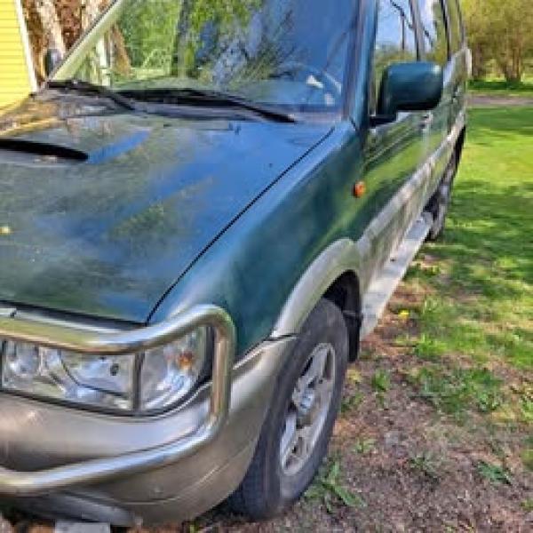 Zaļš Nissan Terrano 2003 Tallina, ar dzinēja tilpumu 2.70 L un nobraukumu 350 tūkst. km par 3200 €, foto 4 vietnē AUTOMOTO.COM.LV