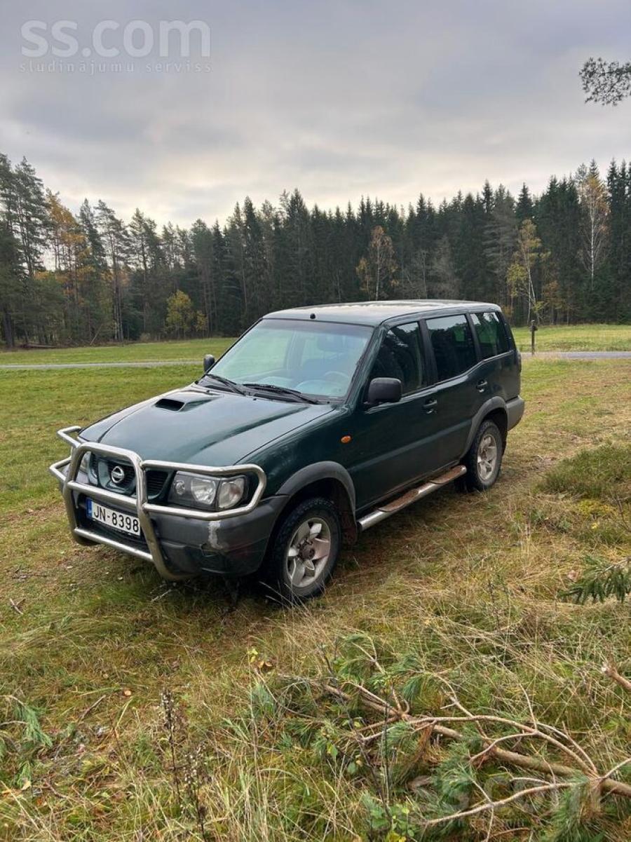 Green Nissan Terrano 2004 in Cesis, with an engine capacity of 3.00 L and mileage of 305 thousand km for 3000 €, photo 1 on AUTOMOTO.COM.LV