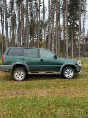Green Nissan Terrano 2004 in Cesis, with an engine capacity of 3.00 L and mileage of 305 thousand km for 3000 €, photo 3 on AUTOMOTO.COM.LV