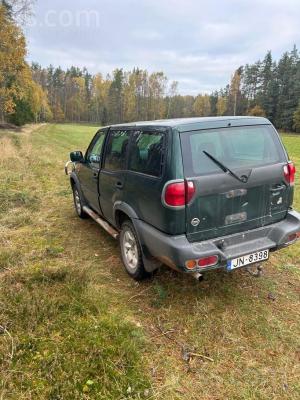 Green Nissan Terrano 2004 in Cesis, with an engine capacity of 3.00 L and mileage of 305 thousand km for 3000 €, photo 5 on AUTOMOTO.COM.LV