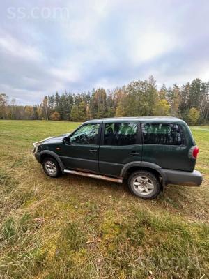Green Nissan Terrano 2004 in Cesis, with an engine capacity of 3.00 L and mileage of 305 thousand km for 3000 €, photo 6 on AUTOMOTO.COM.LV