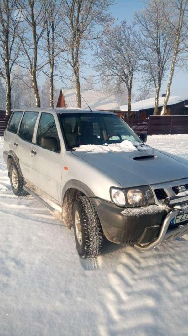 Grey Nissan Terrano 2002 in Prienai, with an engine capacity of 2.66 L and mileage of 200 thousand km for 4500 €, photo 5 on AUTOMOTO.COM.LV
