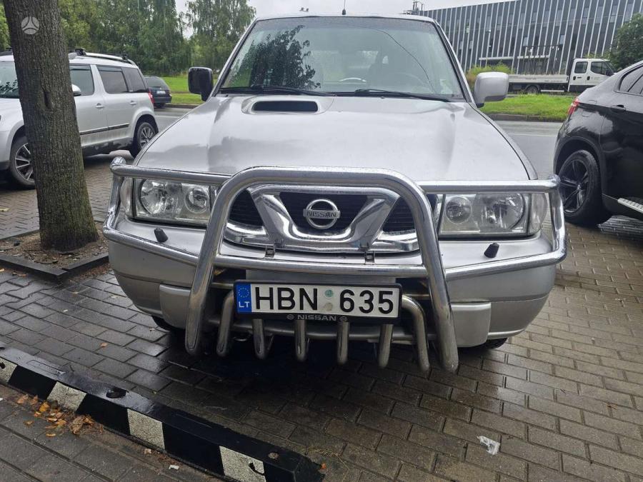 Pelēks Nissan Terrano 2003 Viļņa, ar dzinēja tilpumu 2.95 L un nobraukumu 290 tūkst. km par 1800 €, foto 1 vietnē AUTOMOTO.COM.LV