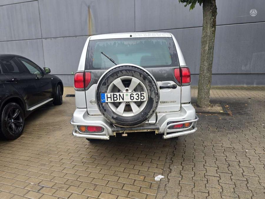 Pelēks Nissan Terrano 2003 Viļņa, ar dzinēja tilpumu 2.95 L un nobraukumu 290 tūkst. km par 1800 €, foto 4 vietnē AUTOMOTO.COM.LV