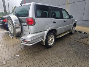 Pelēks Nissan Terrano 2003 Viļņa, ar dzinēja tilpumu 2.95 L un nobraukumu 290 tūkst. km par 1800 €, foto 5 vietnē AUTOMOTO.COM.LV