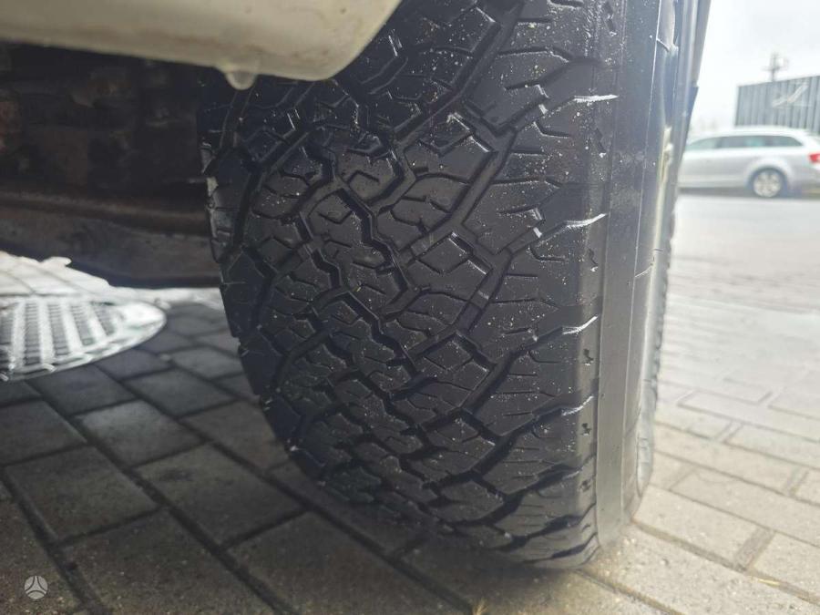 Pelēks Nissan Terrano 2003 Viļņa, ar dzinēja tilpumu 2.95 L un nobraukumu 290 tūkst. km par 1800 €, foto 7 vietnē AUTOMOTO.COM.LV