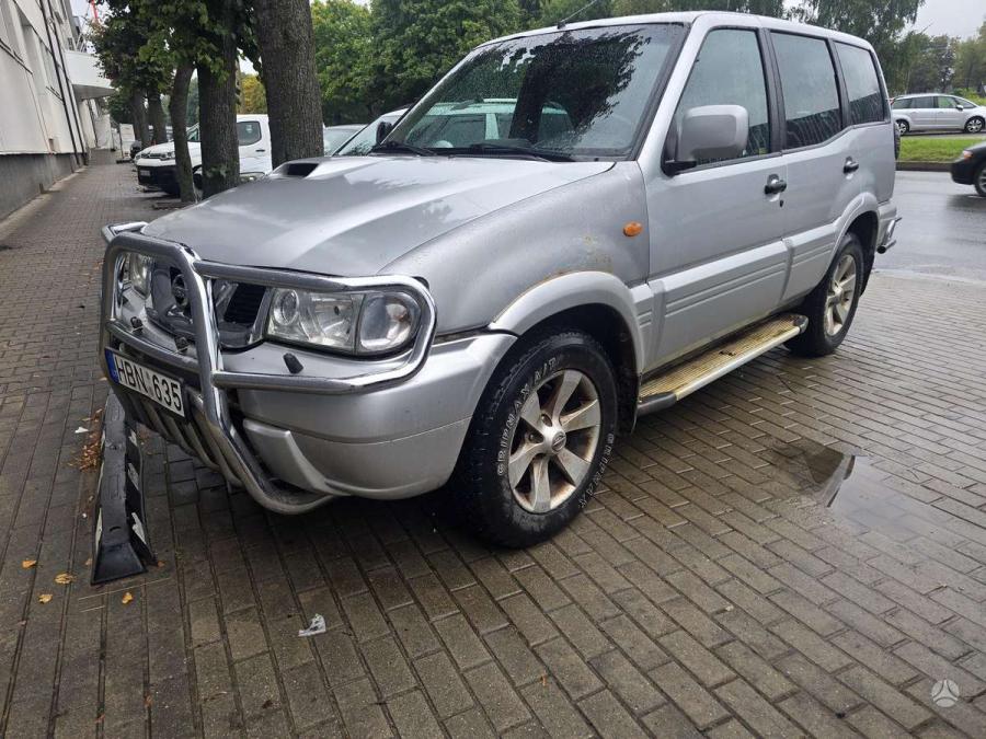 Pelēks Nissan Terrano 2003 Viļņa, ar dzinēja tilpumu 2.95 L un nobraukumu 290 tūkst. km par 1800 €, foto 8 vietnē AUTOMOTO.COM.LV
