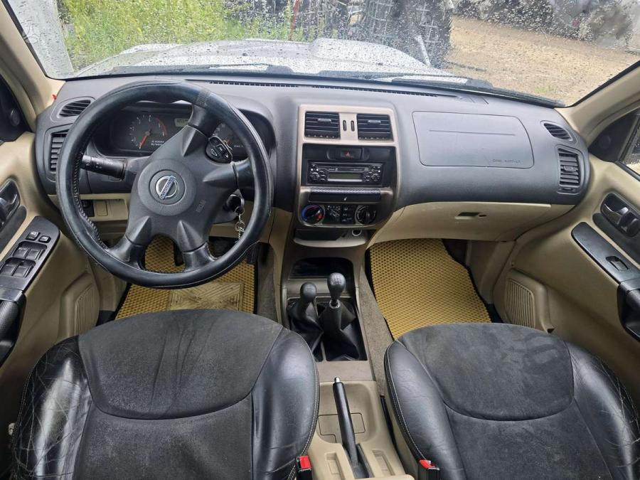 Pelēks Nissan Terrano 2003 Viļņa, ar dzinēja tilpumu 2.95 L un nobraukumu 290 tūkst. km par 1800 €, foto 10 vietnē AUTOMOTO.COM.LV