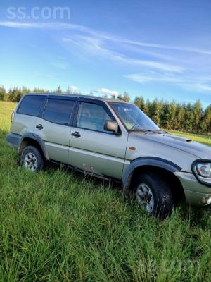 Brown Nissan Terrano II 2002 in Valka, with an engine capacity of 2.70 L and mileage of 0 thousand km for 3100 €, photo 3 on AUTOMOTO.COM.LV