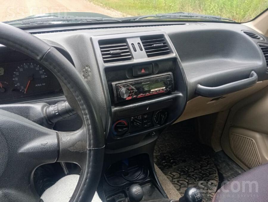 Zaļš Nissan Terrano II 2003 Rēzekne, ar dzinēja tilpumu 2.70 L un nobraukumu 265 tūkst. km par 1990 €, foto 10 vietnē AUTOMOTO.COM.LV