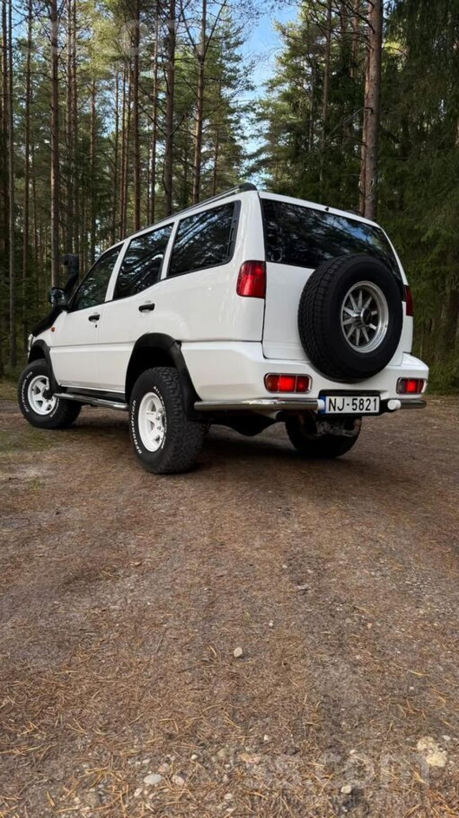 Белый Ниссан Terrano II 1993 в Талси, объемом двигателя 2.70 л и пробегом 0 тыс. км за 4299 €, фото 4 на AUTOMOTO.COM.LV