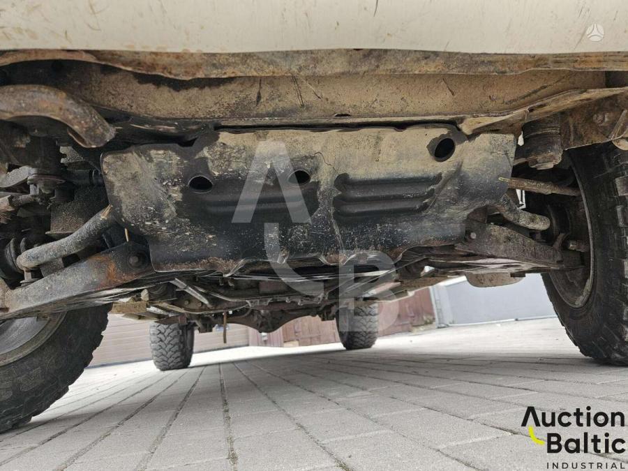 Nissan Terrano 1997 in Lazdijai, with an engine capacity of 2.66 L and mileage of 261 thousand km for 3000 €, photo 17 on AUTOMOTO.COM.LV