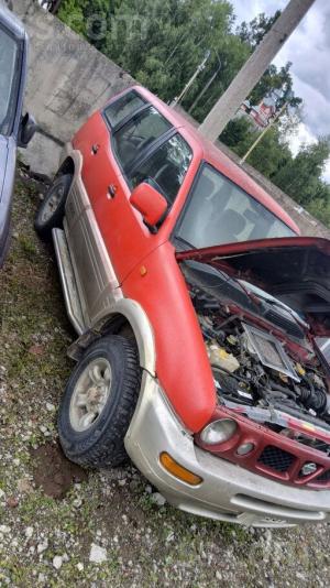 Sarkans Nissan Terrano 1996 Daugavpils, ar dzinēja tilpumu 2.70 L un nobraukumu 358 tūkst. km par 1200 €, foto 4 vietnē AUTOMOTO.COM.LV