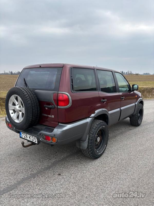 Sarkans Nissan Terrano 2005 Rakvere, ar dzinēja tilpumu 2.70 L un nobraukumu 426 tūkst. km par 4900 €, foto 6 vietnē AUTOMOTO.COM.LV