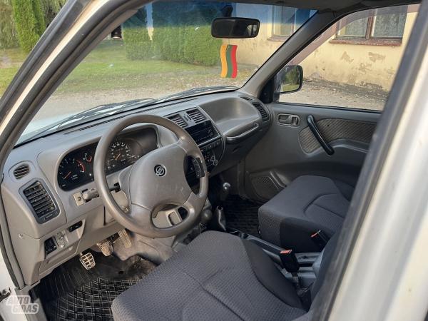 Nissan Terrano 1994 Viļņa vietnē Balts Nissan Terrano 1994 Viļņa, ar dzinēja tilpumu 2.70 L un nobraukumu 311 tūkst. km par 2650 €, foto 10 vietnē AUTOMOTO.COM.LV