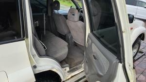 White Nissan Terrano 1995 in Plunge, with an engine capacity of 2.40 L and mileage of 230 thousand km for 1000 €, photo 7 on AUTOMOTO.COM.LV