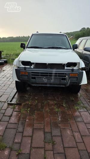 White Nissan Terrano 1995 in Plunge, with an engine capacity of 2.40 L and mileage of 230 thousand km for 1000 €, photo 11 on AUTOMOTO.COM.LV