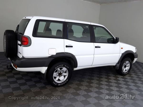 White Nissan Terrano 2004 in Tallinn, with an engine capacity of 2.70 L and mileage of 299 thousand km for 2499 €, photo 3 on AUTOMOTO.COM.LV