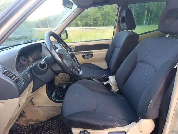 Dzeltens Nissan Terrano 2002 Nemenčinė, ar dzinēja tilpumu 2.95 L un nobraukumu 149 tūkst. km par 2400 €, foto 8 vietnē AUTOMOTO.COM.LV