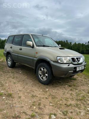 Dzeltens Nissan Terrano 2003 Cēsis, ar dzinēja tilpumu 3.00 L un nobraukumu 179 tūkst. km par 2250 €, foto  vietnē AUTOMOTO.COM.LV