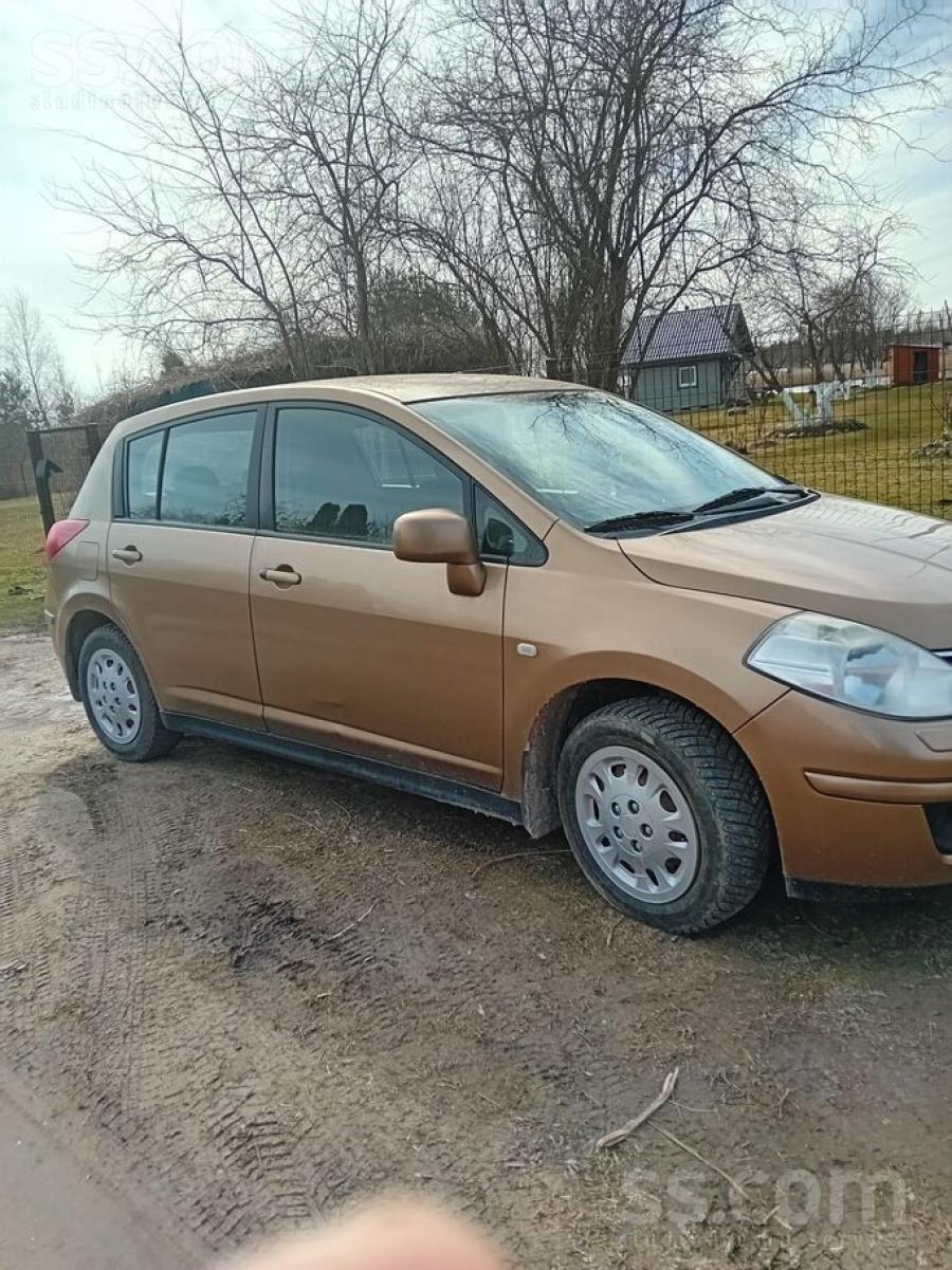 Brown Nissan TIIDA 2008 in Jelgava, with an engine capacity of 1.50 L and mileage of 230 thousand km for 1600 €, photo 3 on AUTOMOTO.COM.LV