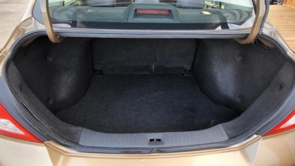 Brown Nissan TIIDA 2008 in Riga, with an engine capacity of 1.60 L and mileage of 156 thousand km for 2750 €, photo 3 on AUTOMOTO.COM.LV