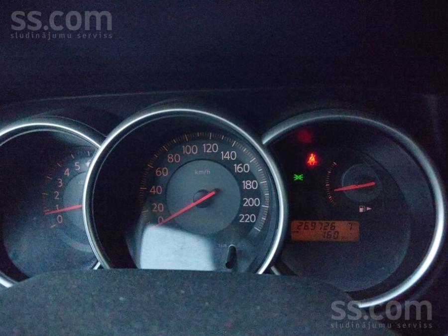 Grey Nissan TIIDA 2008 in Riga, with an engine capacity of 1.60 L and mileage of 270 thousand km for 1500 €, photo 12 on AUTOMOTO.COM.LV